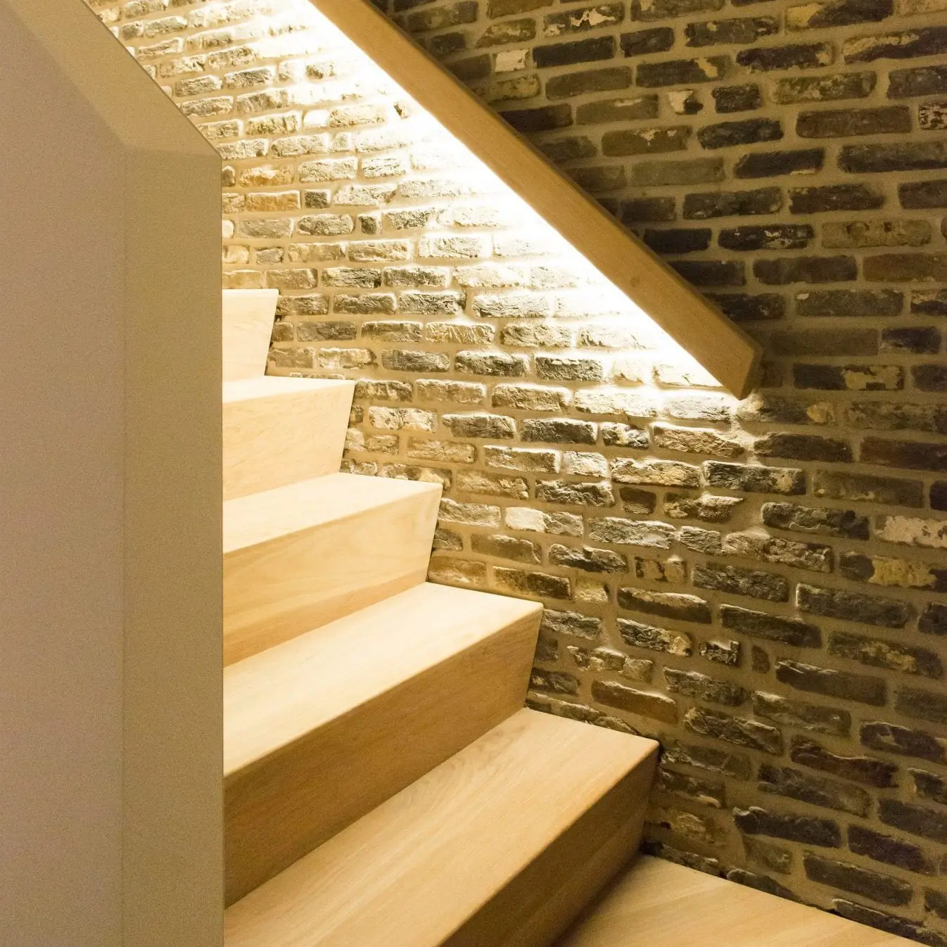 Trapleuning met verlichting | De Vries Trappen | Stel samen